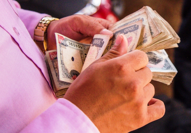 डोटीमा एक अर्ब रकम फ्रिज - खप्तड मालिका न्युज